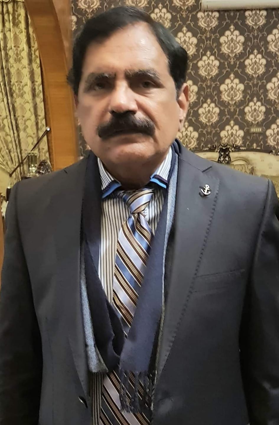 تجارتی بحریہ کے مایہ ناز کپتان اور جہاندیدہ دانشور کیپٹن محمّد اکرم کی ...